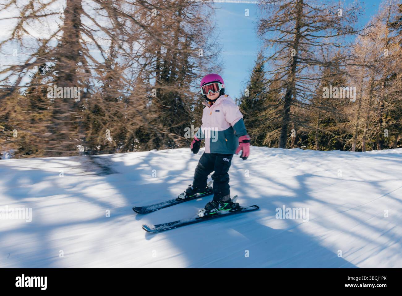 Ski girl hi-res stock photography and images - Alamy