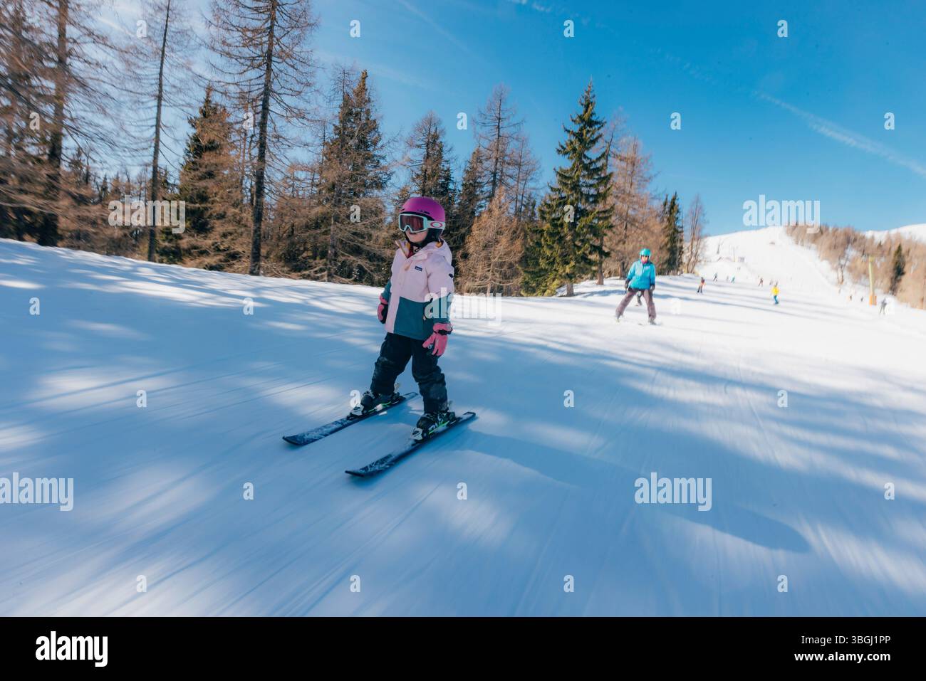 Girl skiing on ski hi-res stock photography and images - Alamy