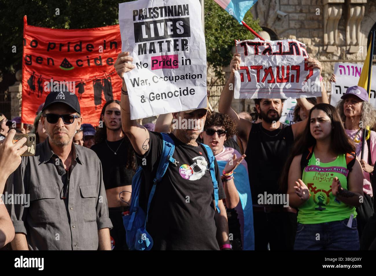 Jerusalem, Israel. 5th June, 2025. Thousands take part in Jerusalem's ...