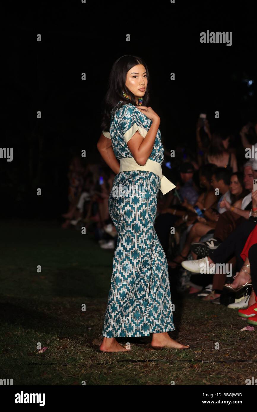 MIAMI BEACH, FLORIDA - JUNE 01: Model walks the runway at the Kene Kaya ...