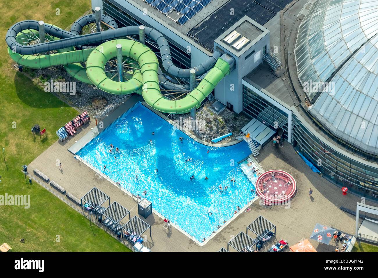 Luftbild, AQUApark Oberhausen Erlebnisbad, Freibad mit Wasserrutsche ...