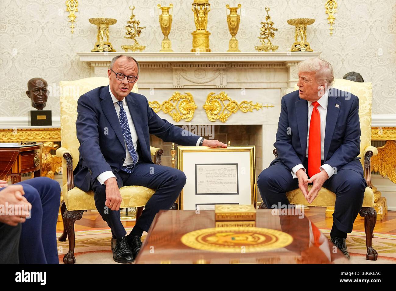 Washington, USA. 05th June, 2025. US President Donald Trump (r ...