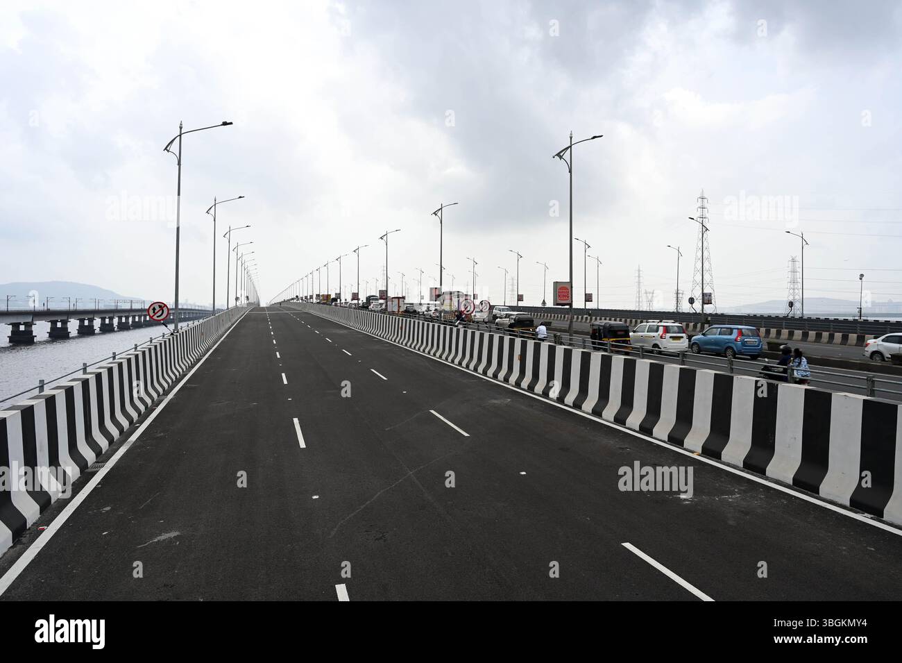 NAVI MUMBAI, INDIA - JUNE 5: Thane Creek Bridge III connecting Mumbai ...