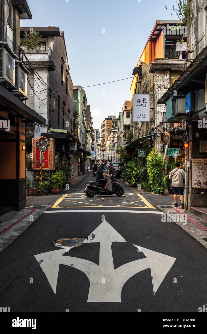 Taipei street sign hi-res stock photography and images - Alamy