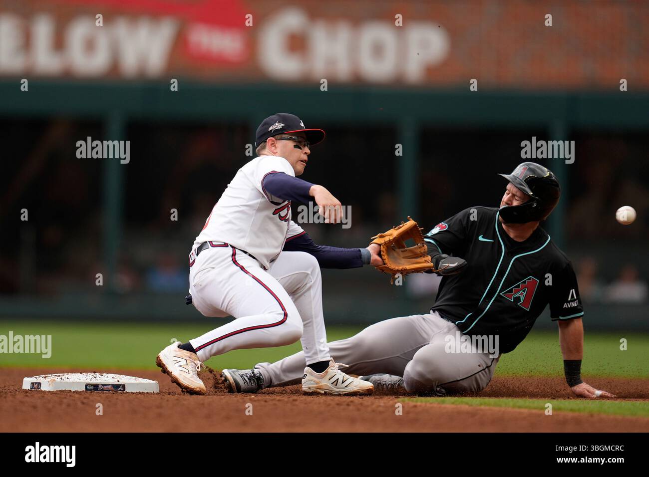 Atlanta Braves shortstop Nick Allen (2) makes the tag against Arizona ...