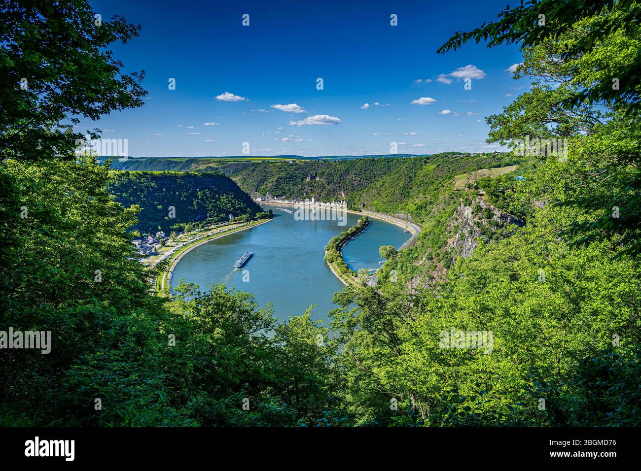View into the Loreley valley towards St. Goarshausen from the Loreley ...