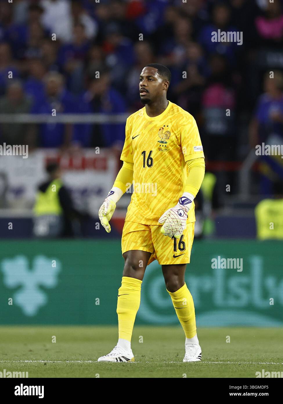STUTTGART - France goalkeeper Mike Maignan during the UEFA Nations ...