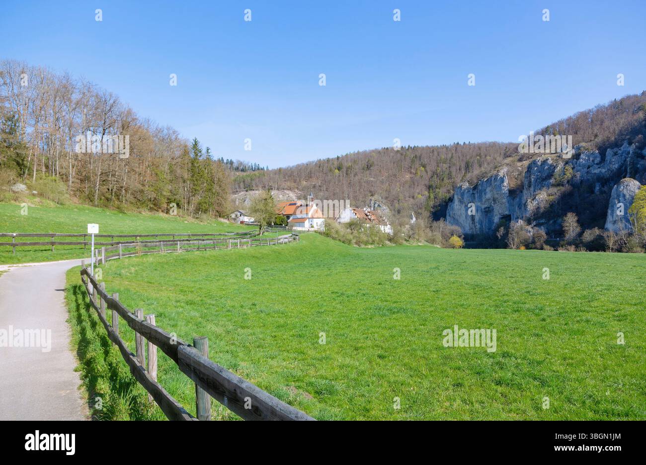 Danube valley near Thiergarten with Käppeler estate and Danube cycle ...