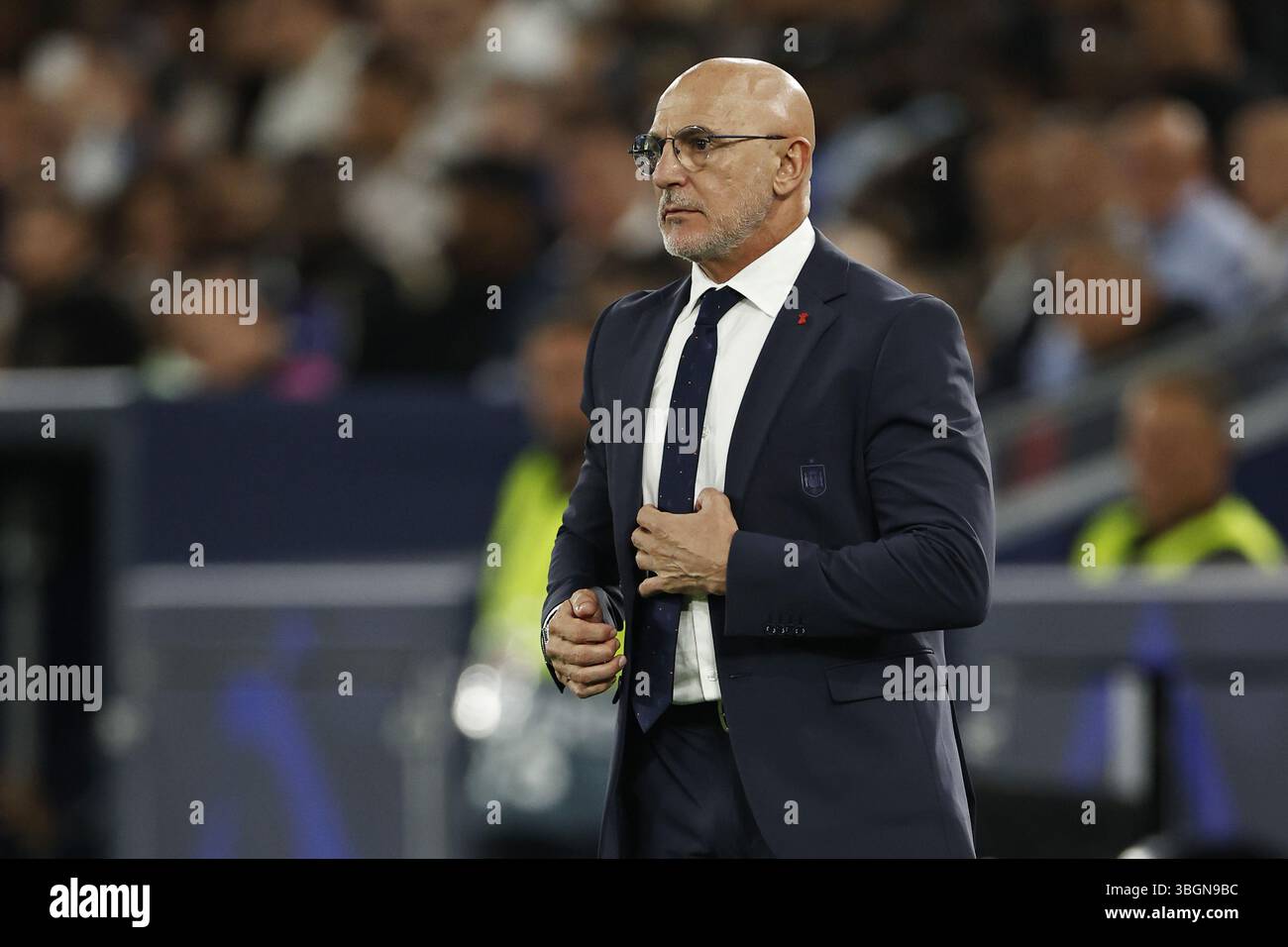 STUTTGART - Spain coach Luis de la Fuente during the UEFA Nations ...