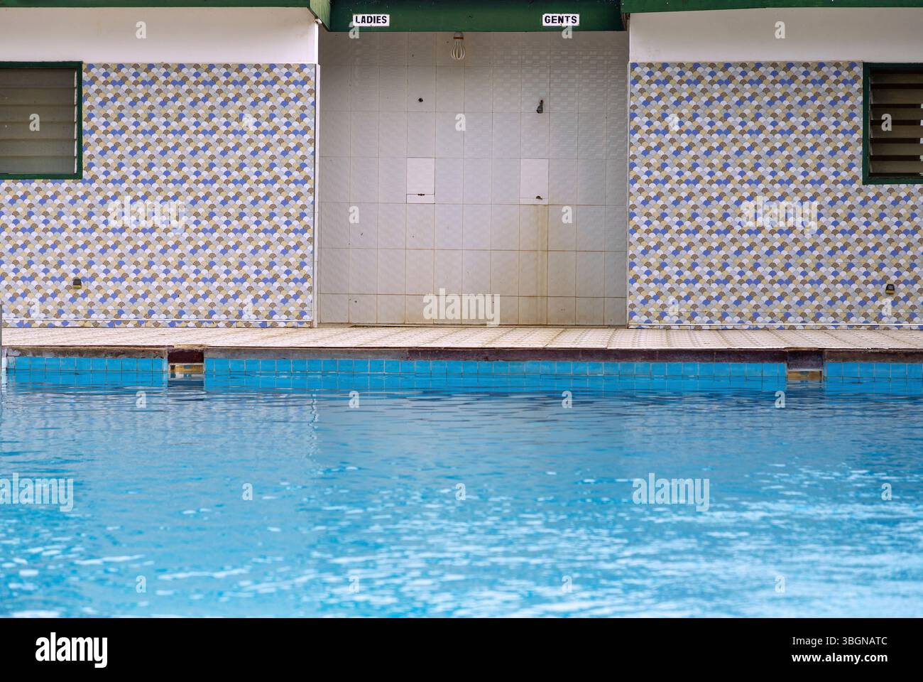 Swimming pool with showers for ladies and gents at the Mole Game ...