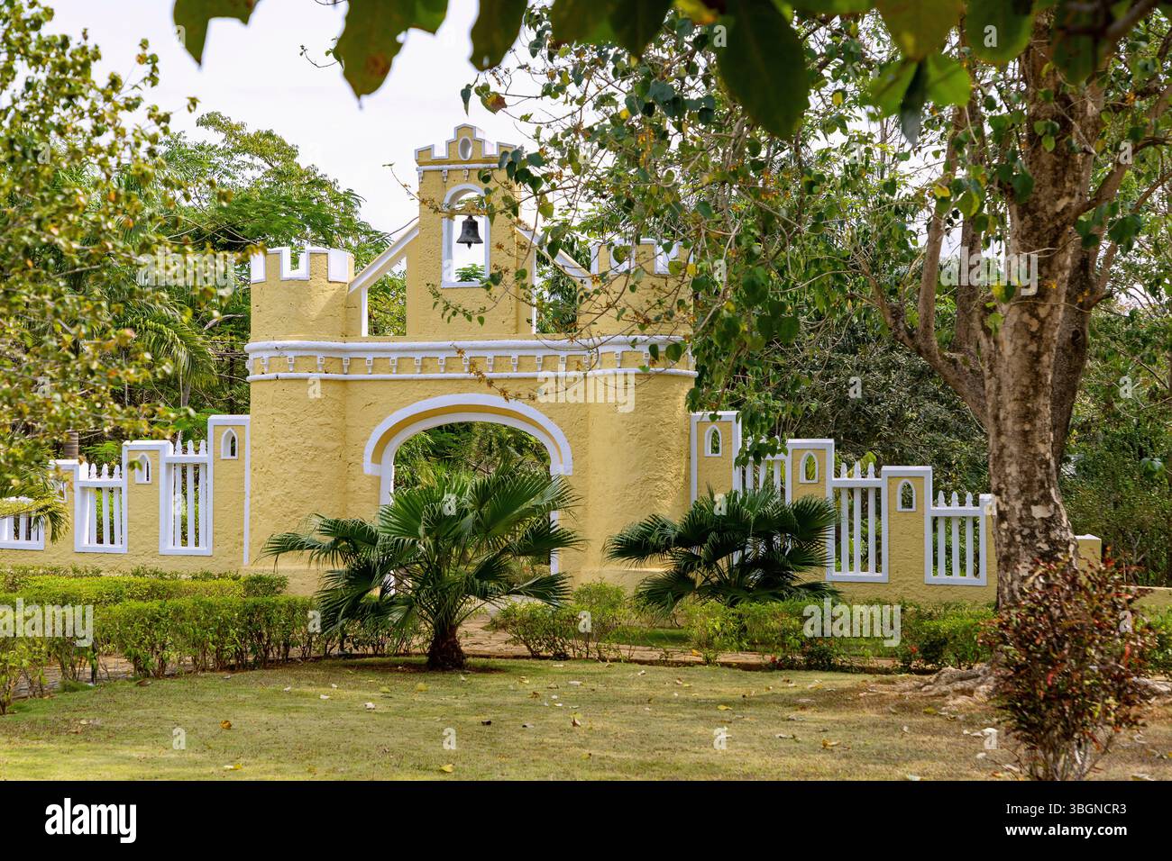 Historic entrance gate of the Roca Belo Monte Hotel on the island of ...
