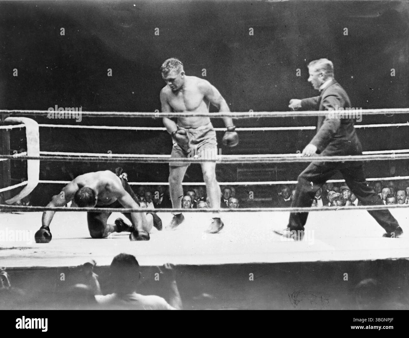 London, England, July, 16, 1920. Boxing match between Tommy Burns and ...