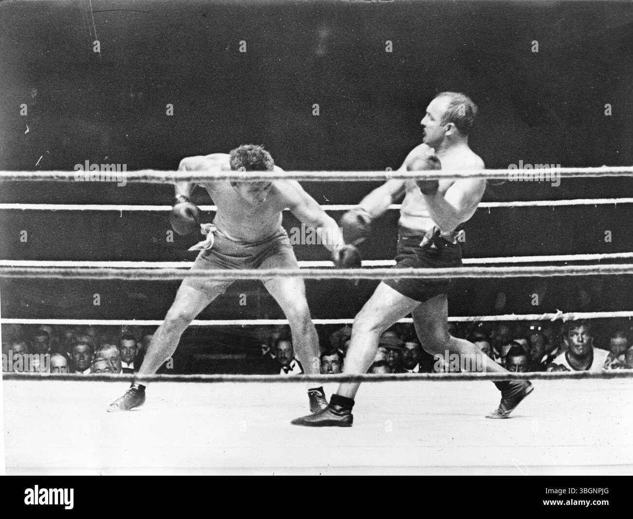 London, England, July, 16, 1920. Boxing match between Tommy Burns and ...