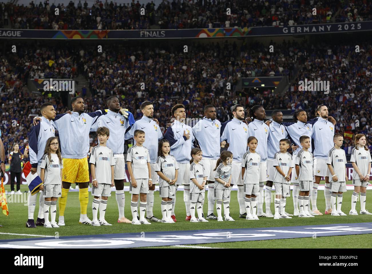 STUTTGART - (l-r) Kylian Mbappe of France, France goalkeeper Mike ...