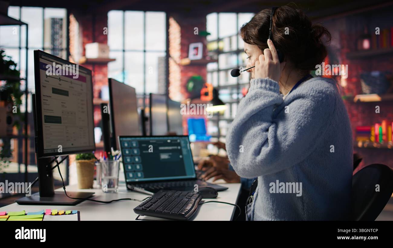 Customer support agent arriving hi-res stock photography and images - Alamy