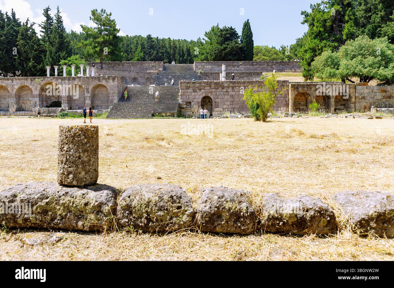 Middle terrace with ionic columns hi-res stock photography and images ...