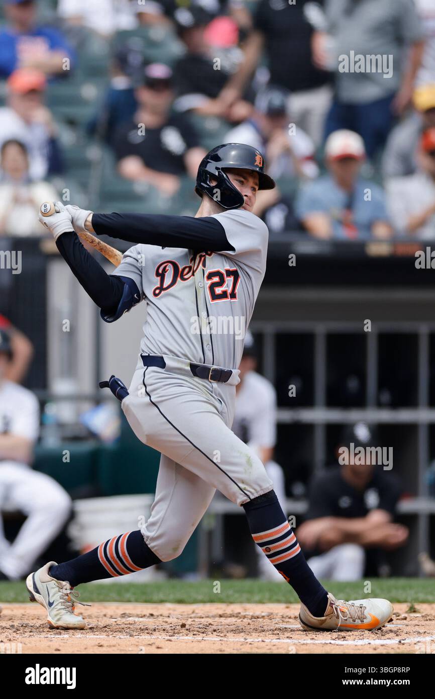 CHICAGO, IL - JUNE 05: Detroit Tigers shortstop Trey Sweeney #27 bats ...