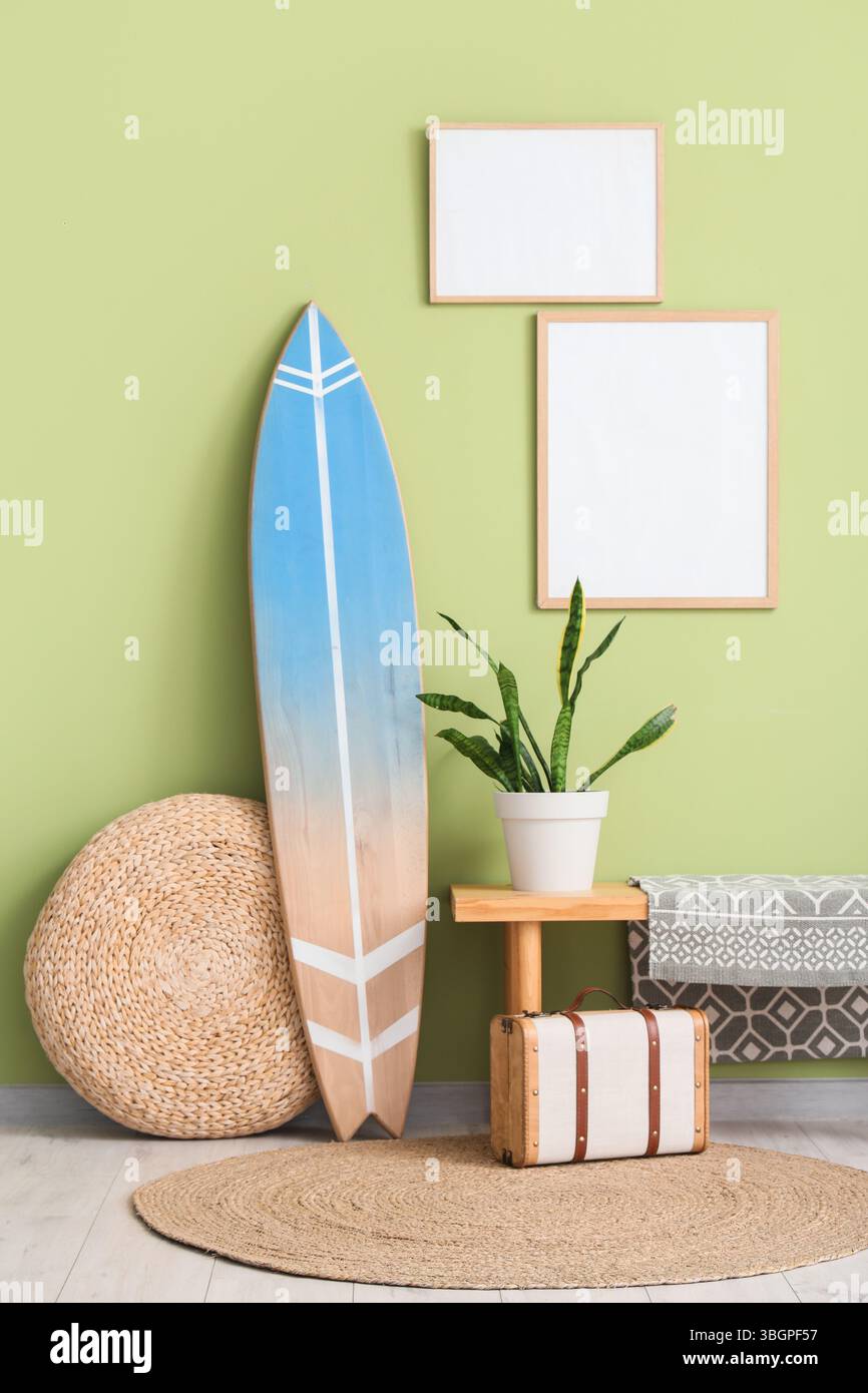 Surfboard bench hi-res stock photography and images - Alamy
