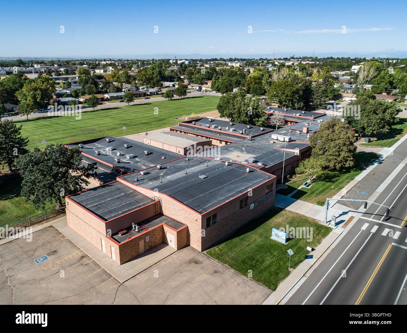 Special needs classroom elementary hi-res stock photography and images ...