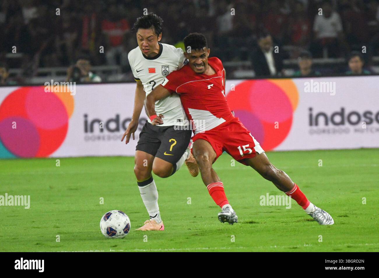 Jakarta, Indonesia. 5th June, 2025. Xu Haoyang of China vies with Ricky ...