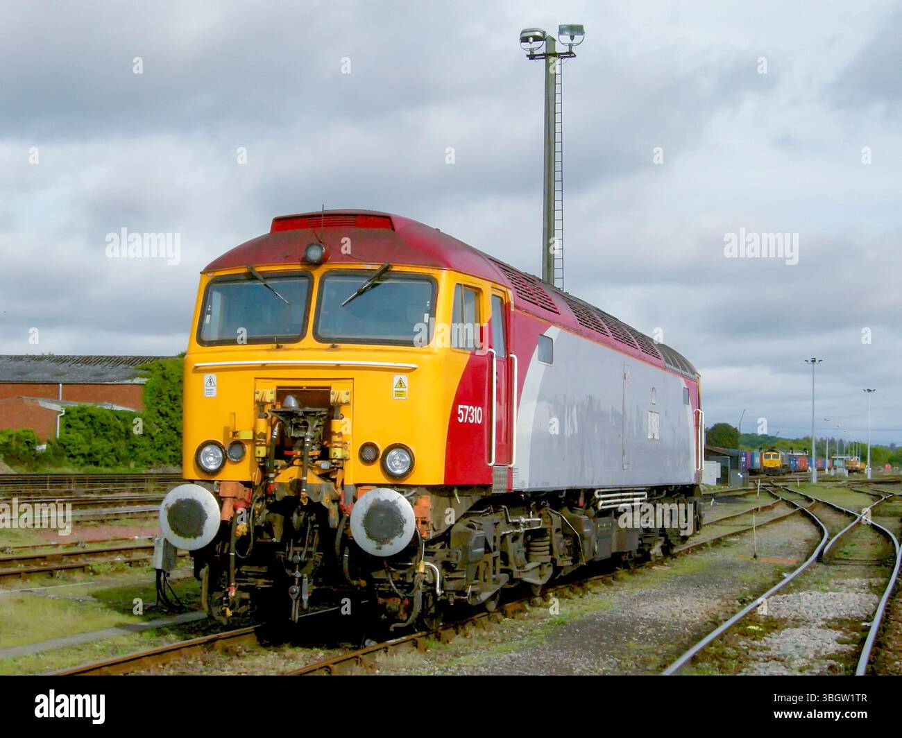 Class 57 diesel locomotive hi-res stock photography and images - Alamy