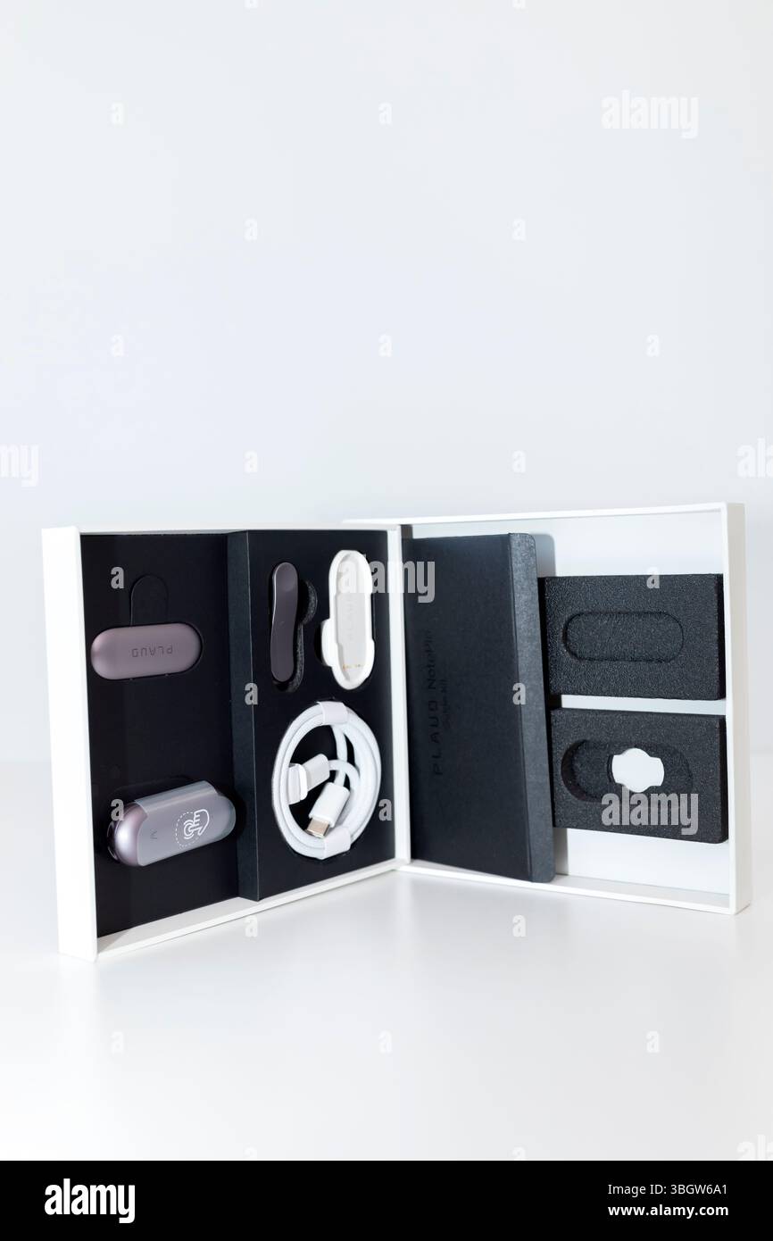 Set artificial intelligence technology hi-res stock photography and ...