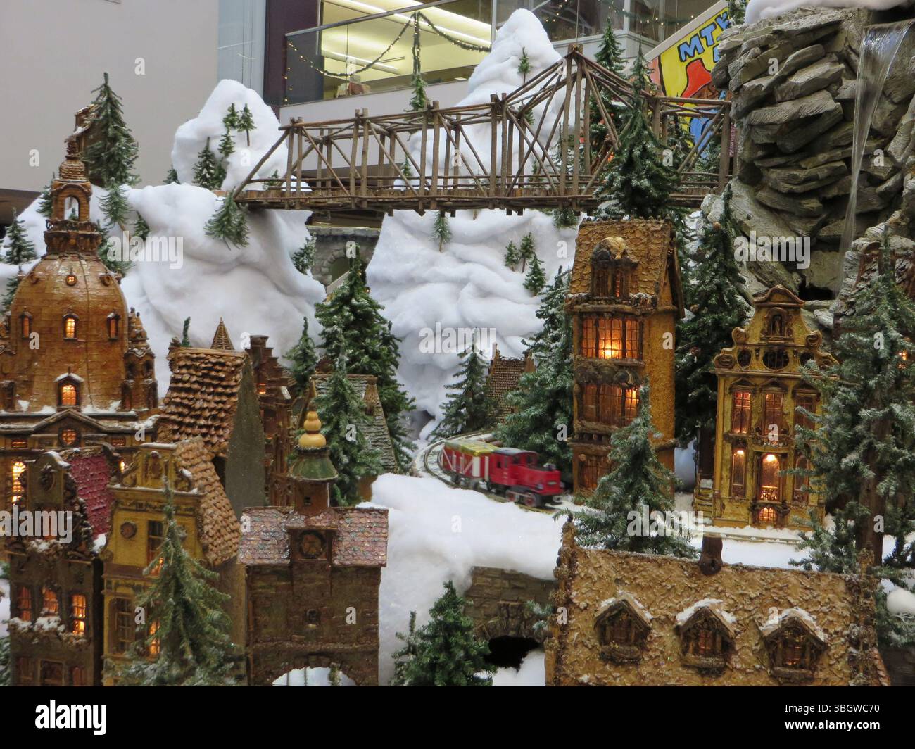 The Huntington Holiday Train, displayed at the Columbus Metropolitan ...