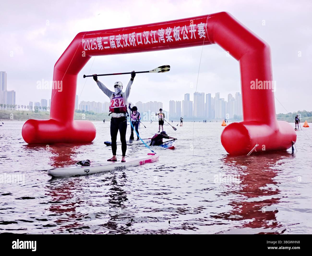 The 2025 Wuhan Hanjiang Bay Paddleboard Open kicks off in Wuhan City ...