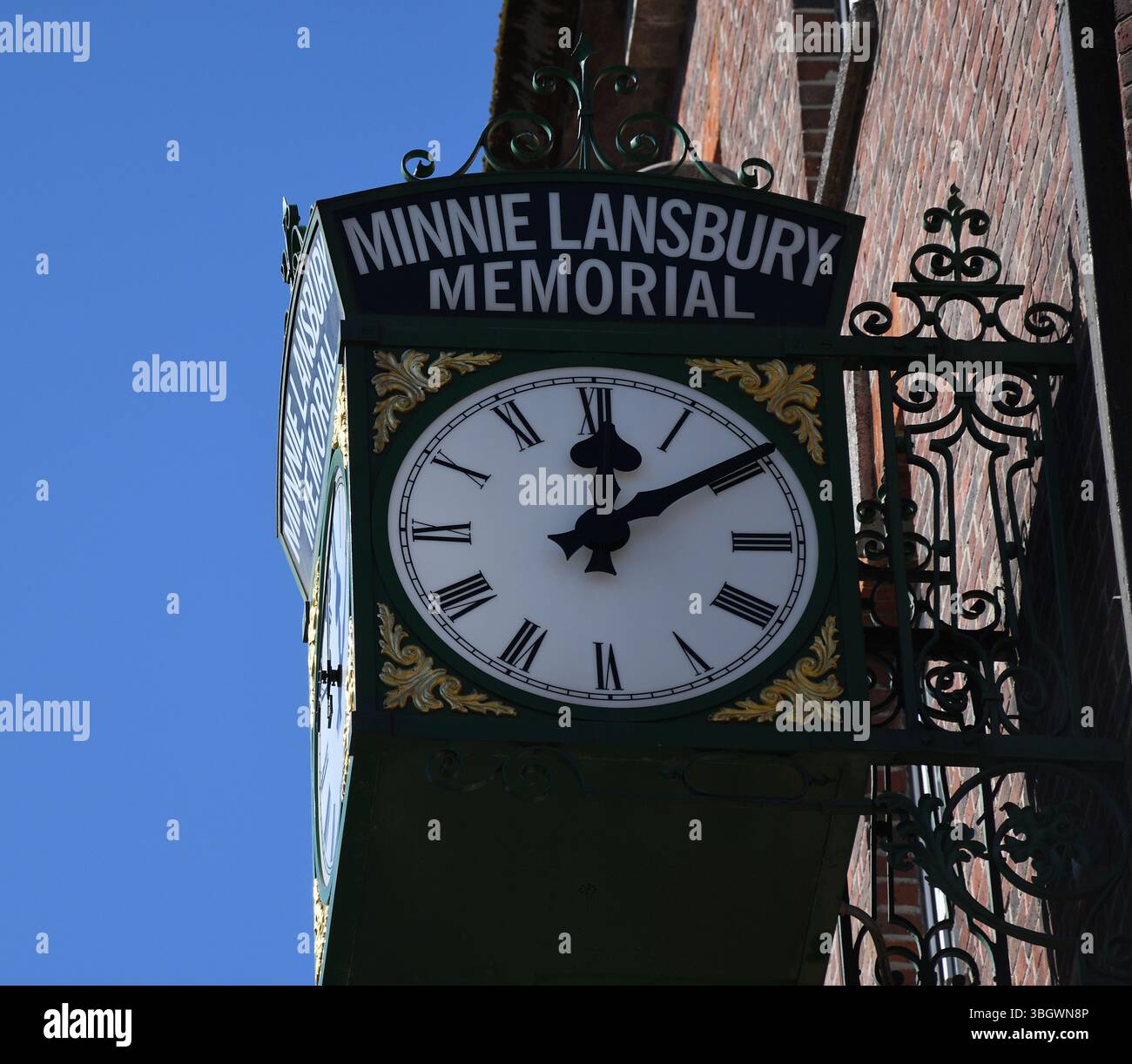 Minnie lansbury memorial clock east london hi-res stock photography and ...