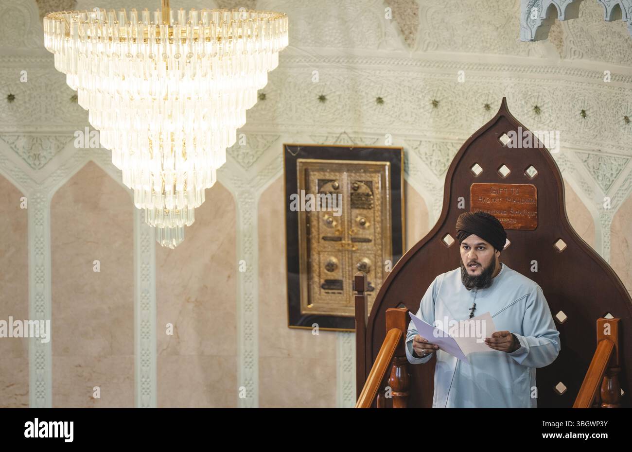 AMSTERDAM - Muslims during morning prayers at the Taibah mosque. This ...