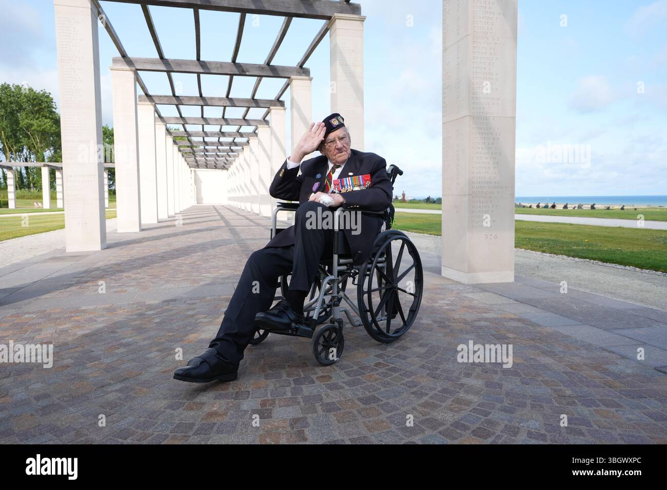 D-Day veteran and Ambassador for the British Normandy Memorial, Ken Hay ...