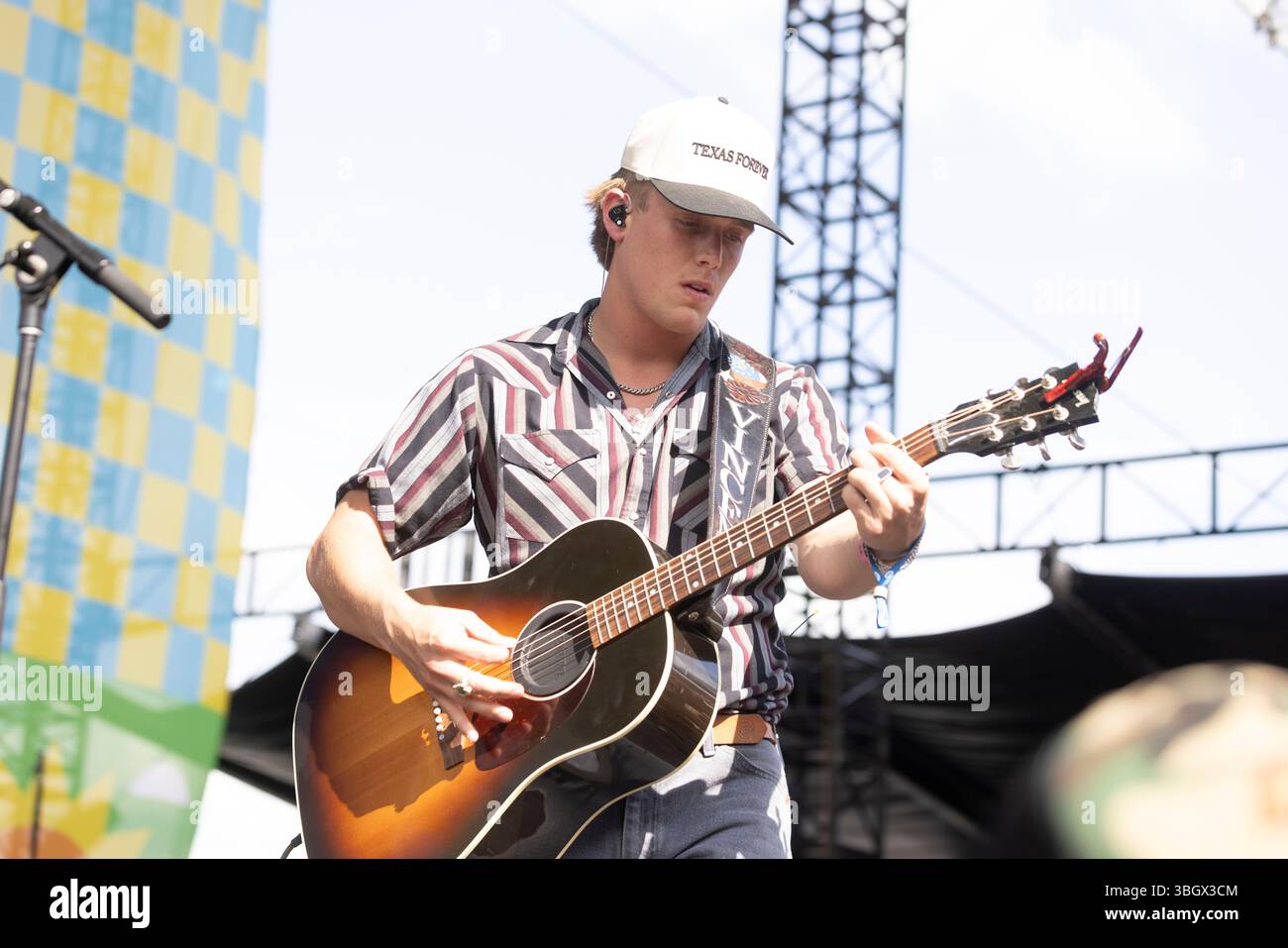 NASHVILLE, TENNESSEE - JUNE 5, 2025: Country singer Hudson Westbrook ...