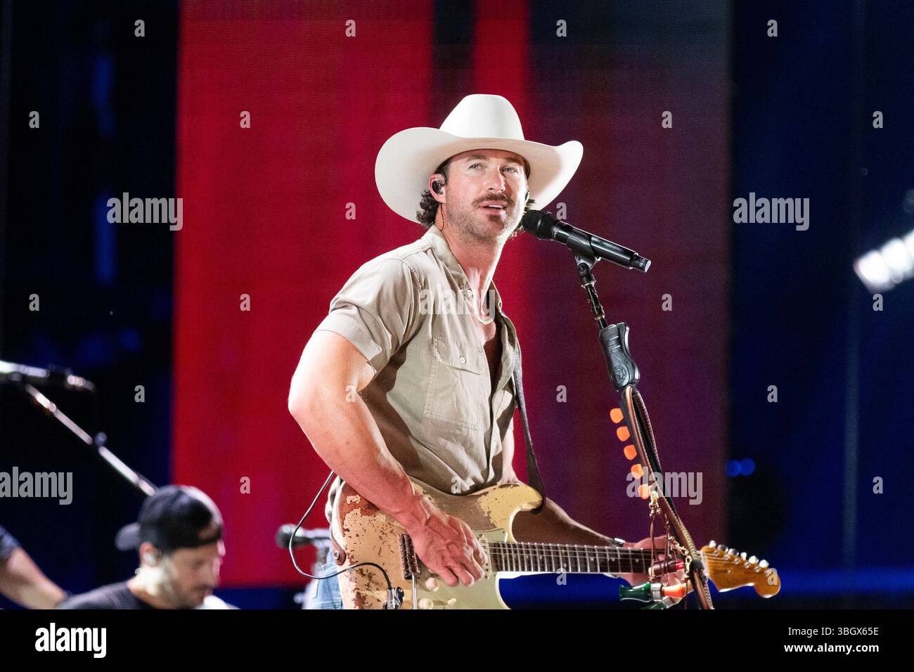 NASHVILLE, TENNESSEE - JUNE 5, 2025: Country artist Riley Green ...