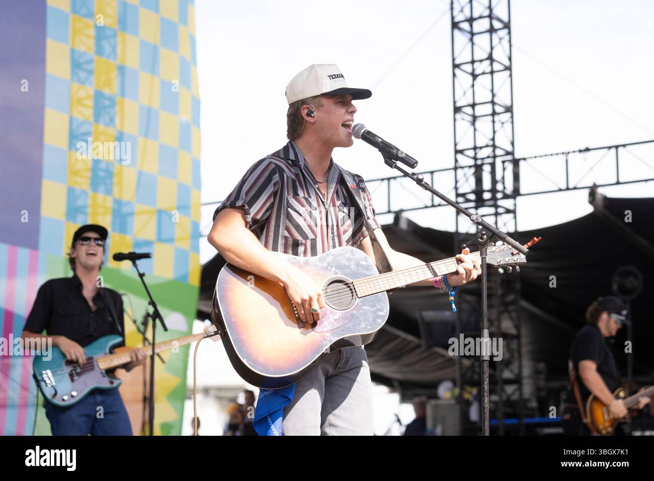 NASHVILLE, TENNESSEE - JUNE 5, 2025: Country singer Hudson Westbrook ...