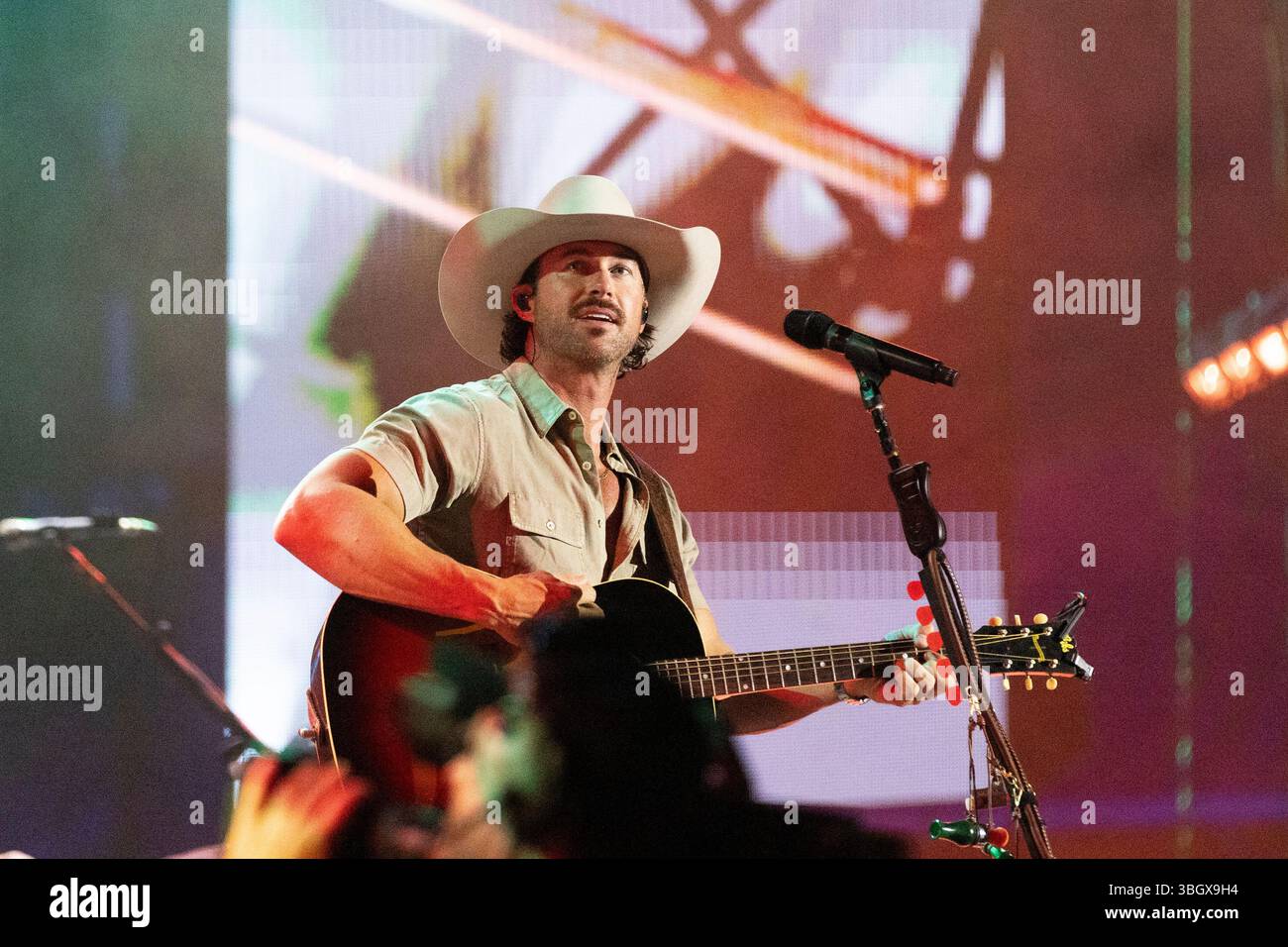 NASHVILLE, TENNESSEE - JUNE 5, 2025: Country artist Riley Green ...