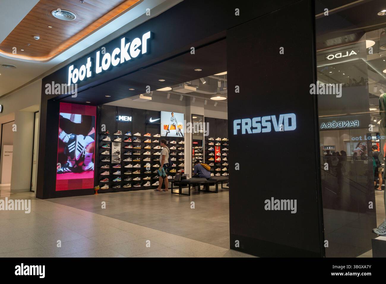Foot locker inside interior hi-res stock photography and images - Alamy