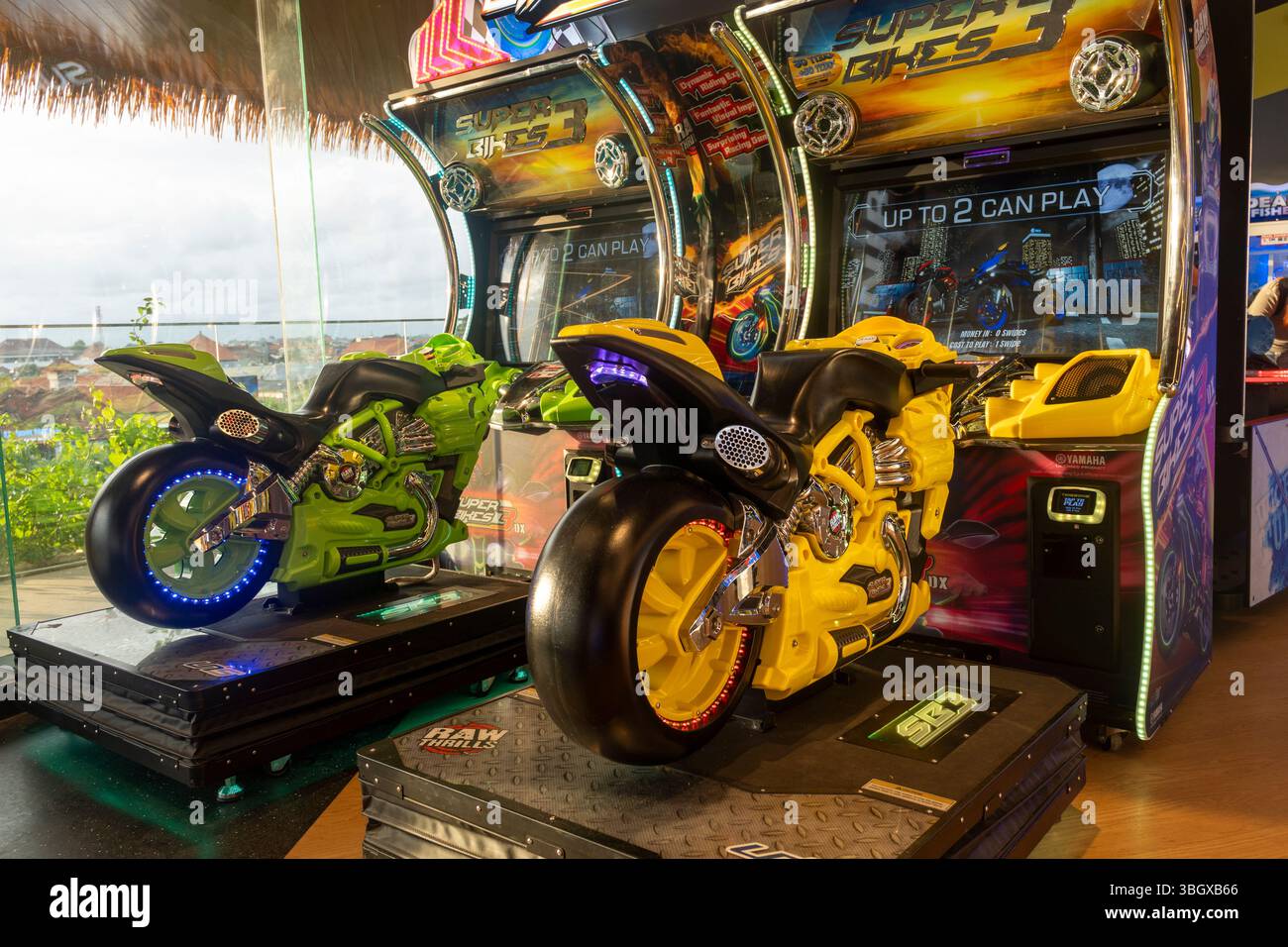 Green joystick arcade machine icon hi-res stock photography and images ...