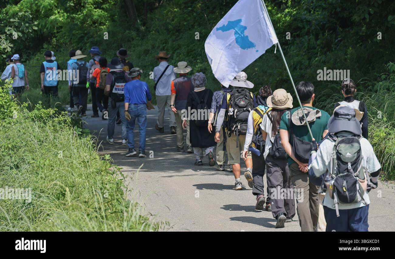 DMZ Pilgrimage in South Korea Participants of the DMZ Life and Peace ...