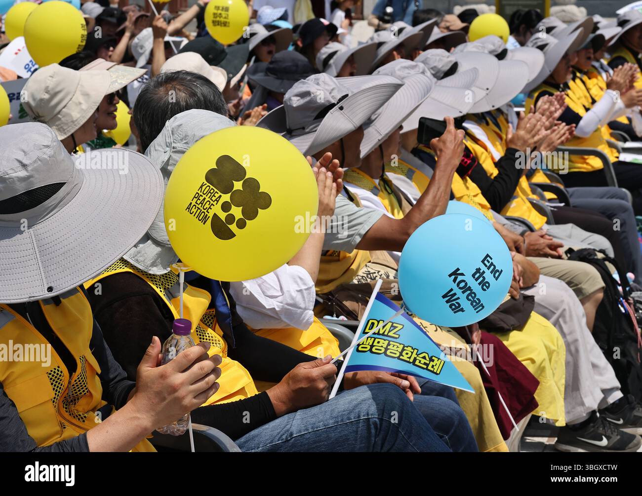DMZ Pilgrimage in South Korea Participants of the DMZ Life and Peace ...