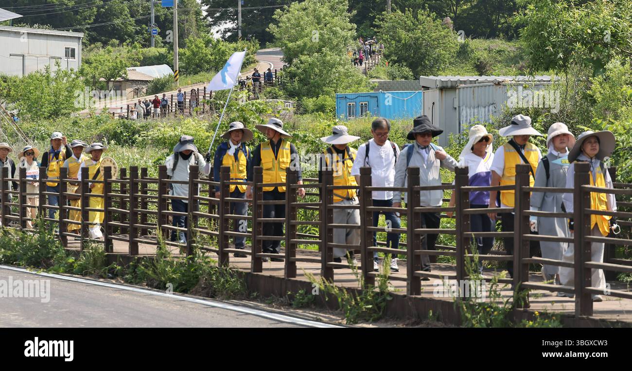 DMZ Pilgrimage in South Korea Participants of the DMZ Life and Peace ...