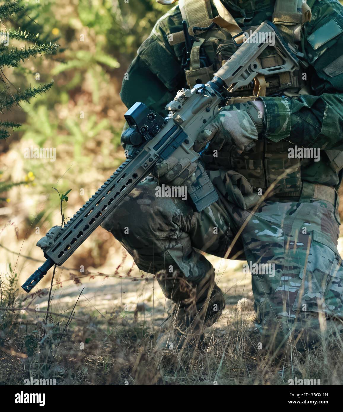 Military action in dense forest hi-res stock photography and images - Alamy
