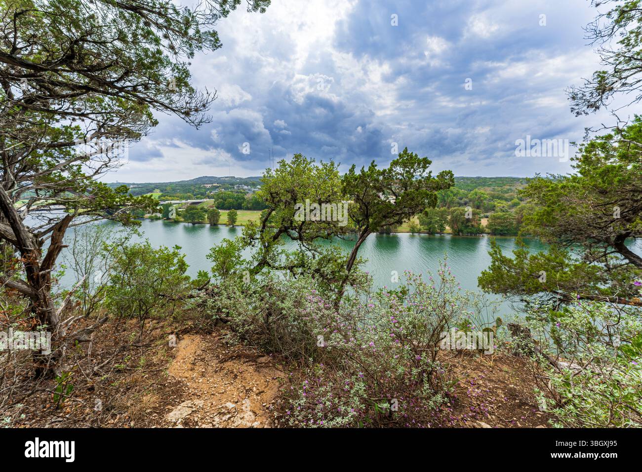 Pennybacker Bridge Overlook Trail, West Lake Hills, Texas Stock Photo ...