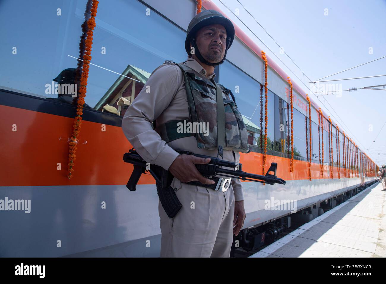 Srinagar, Jammu And Kashmir, India. 6th June, 2025. An Indian security ...
