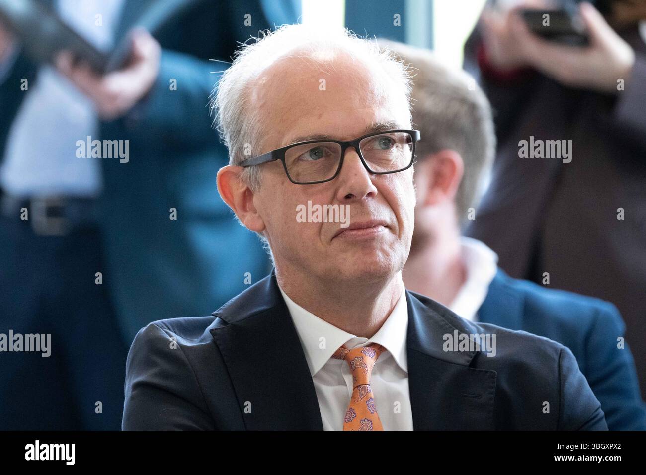 Dirk NEUHAUS, CEO Edeka, Portraet, Porträt, Portrait, Angeschnittenes ...