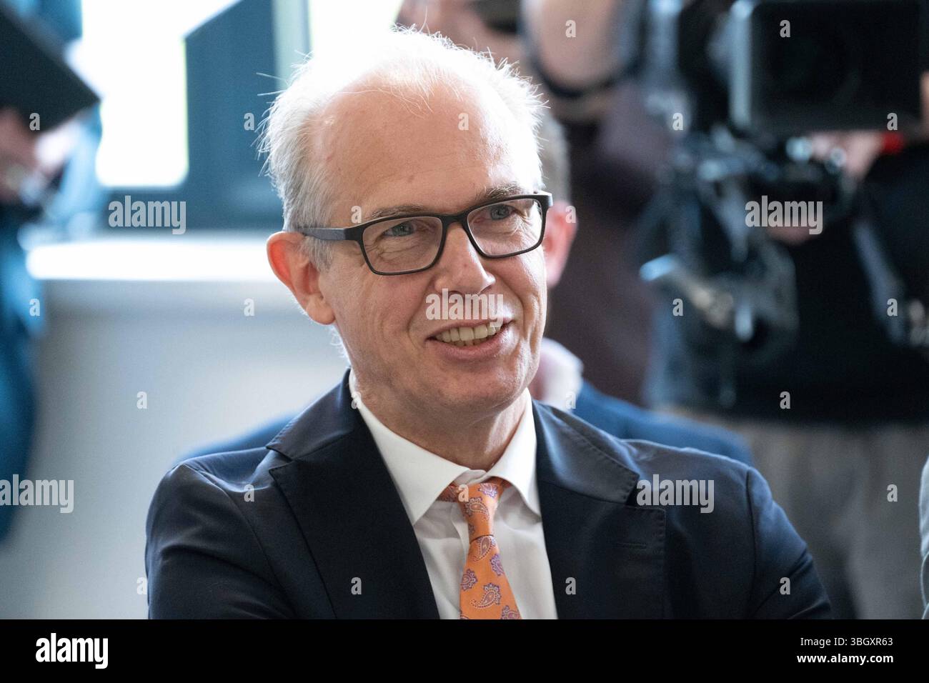 Dirk NEUHAUS, CEO Edeka, Portraet, Porträt, Portrait, Angeschnittenes ...