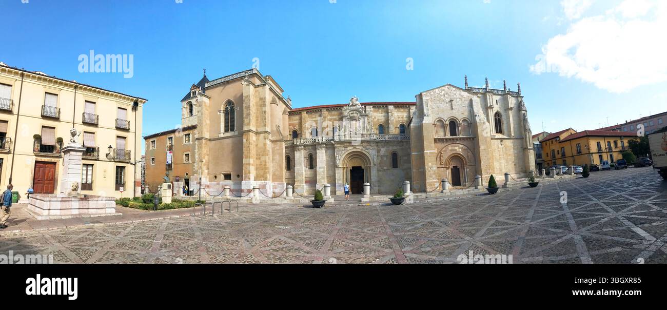 Basílica de san isidoro de león hi-res stock photography and images - Alamy