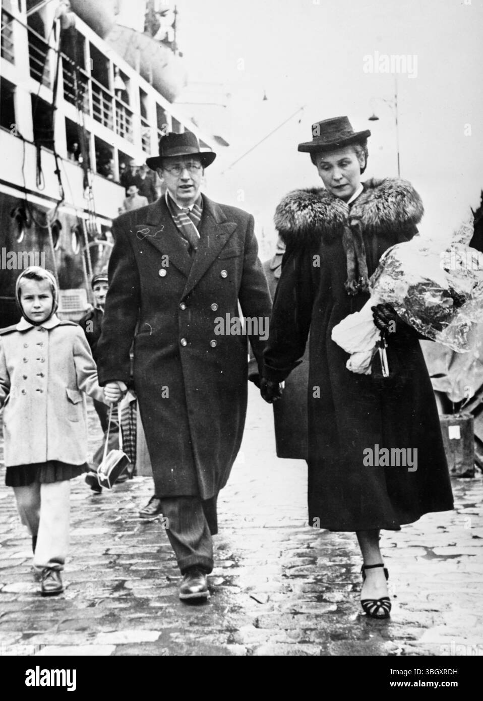 Ex-Soviet Ambassador to Israel Pavlov Ivanovich Yershov, with his wife ...