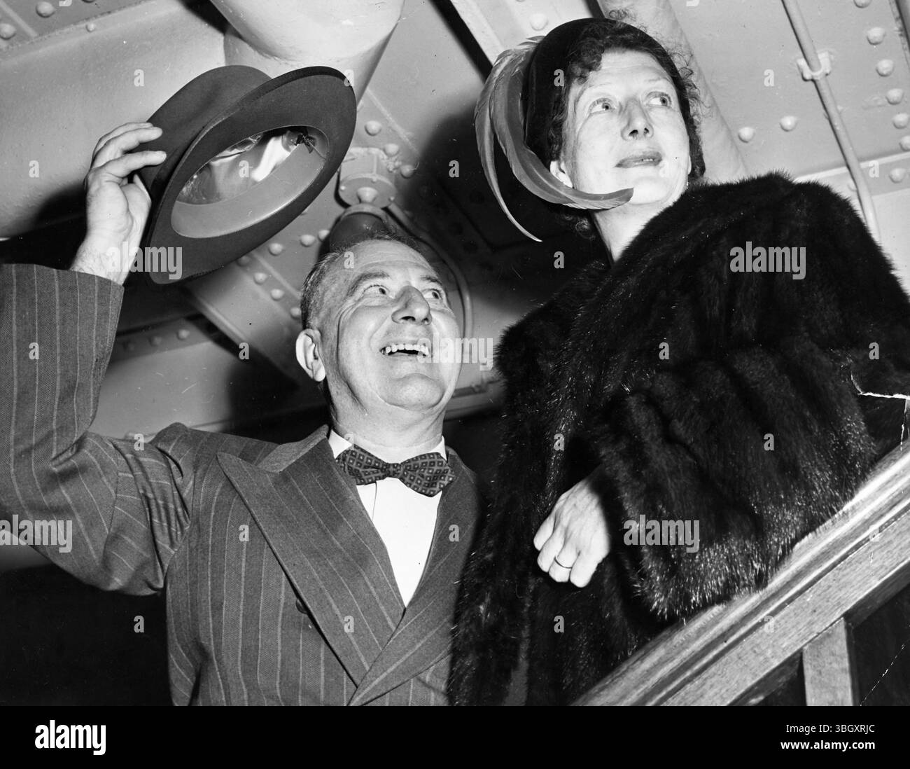 Mr and Mrs Frank Wren leave for England on board the liner 'Mauretania ...