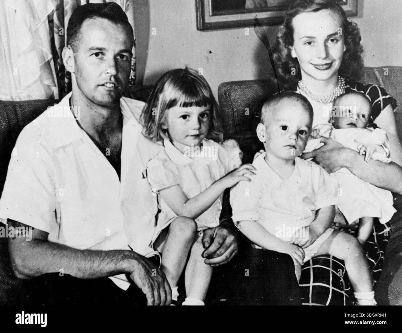 Pilot of the United States Army Air Corps Jack Woolams and his family ...