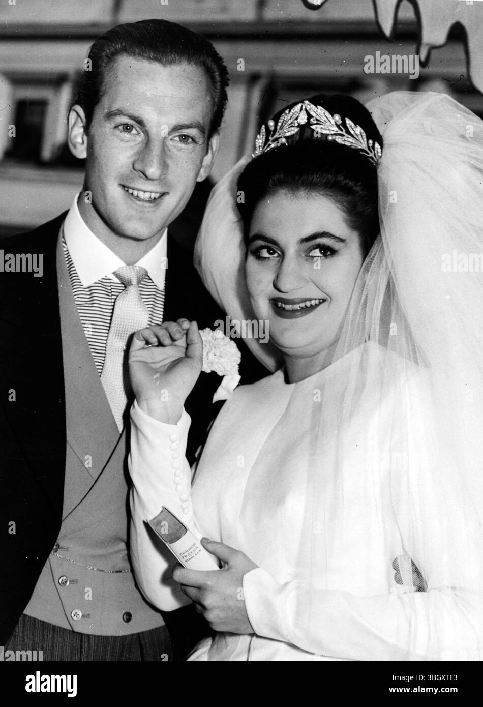 Miss Daphne Fairbanks, daughter of actor Douglas Fairbanks and Mr David ...